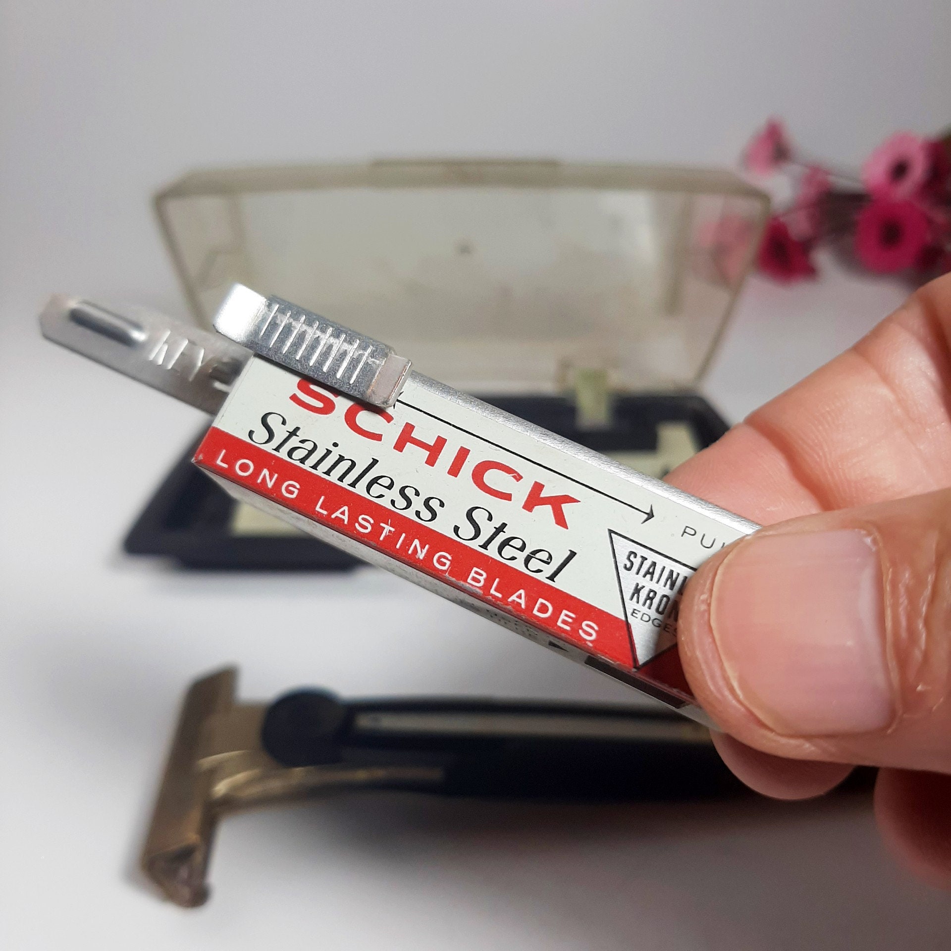 Vintage Safety Kit Razor and Stainless Blades, SCHICK Brand, Shaver ...