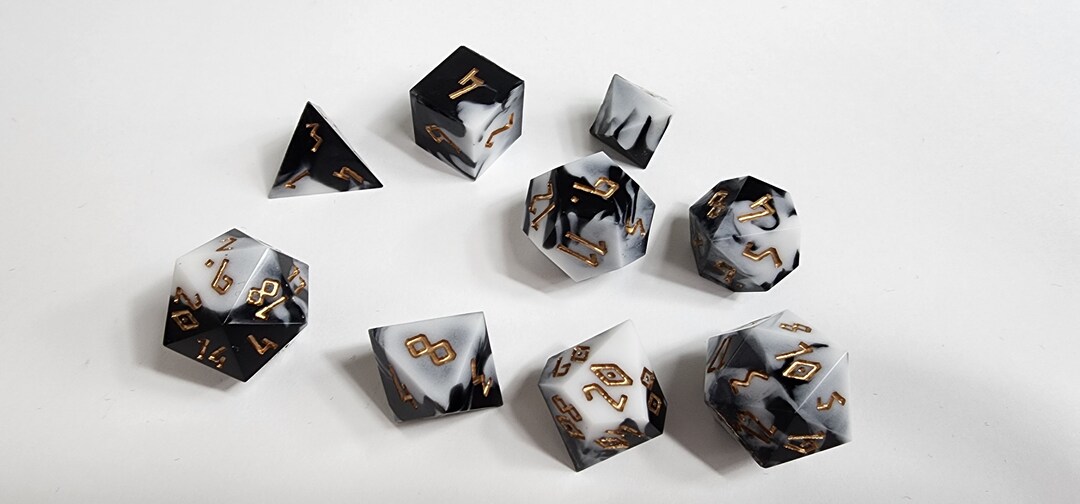 Handmade Resin Art 9-piece Dice Set for Dnd D&D Dungeons and Dragons ...