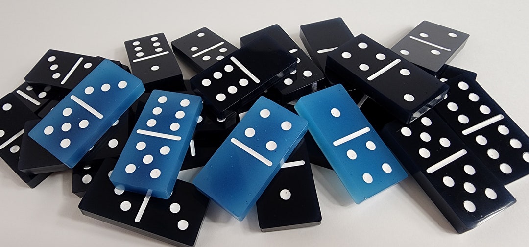 Handmade Resin Art Thermal Dark Blue to Blue With White Dots Dominoes ...