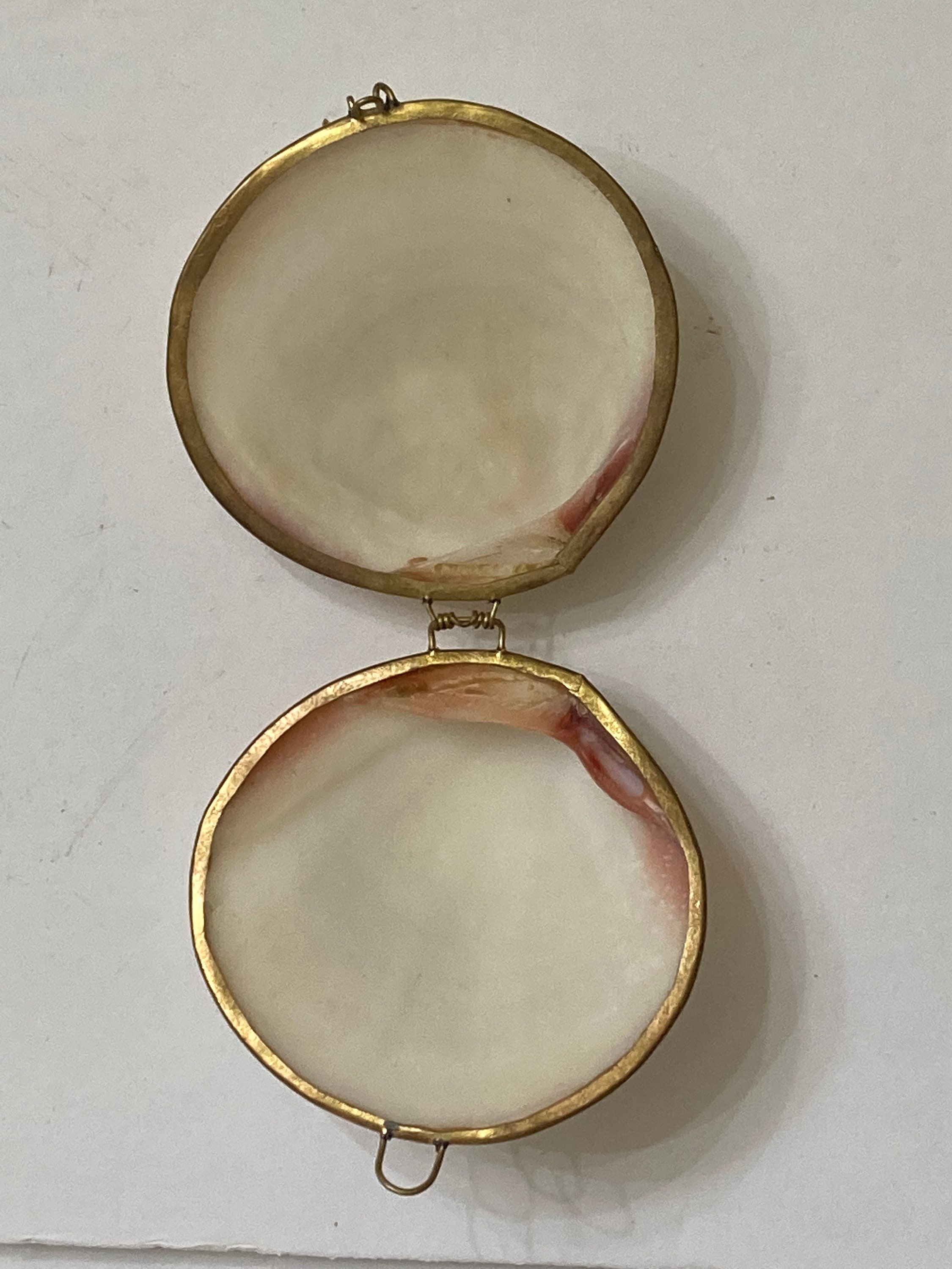 Vintage & Unique Natural Sea Shell Powder Compact With - Etsy