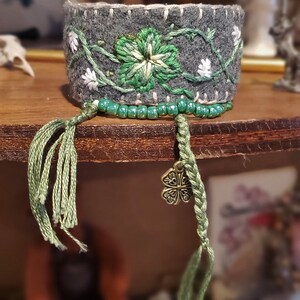 Hand Embroidered Beaded Strand Bracelet Shamrock Luck of the Irish ...