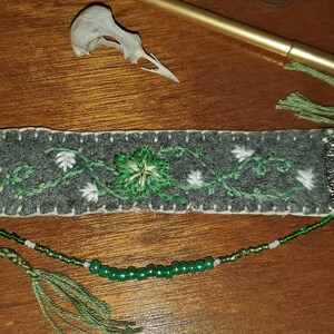 Hand Embroidered Beaded Strand Bracelet Shamrock Luck of the Irish ...