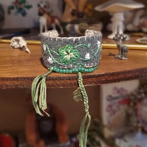 Hand Embroidered Beaded Strand Bracelet Shamrock Luck of the Irish ...