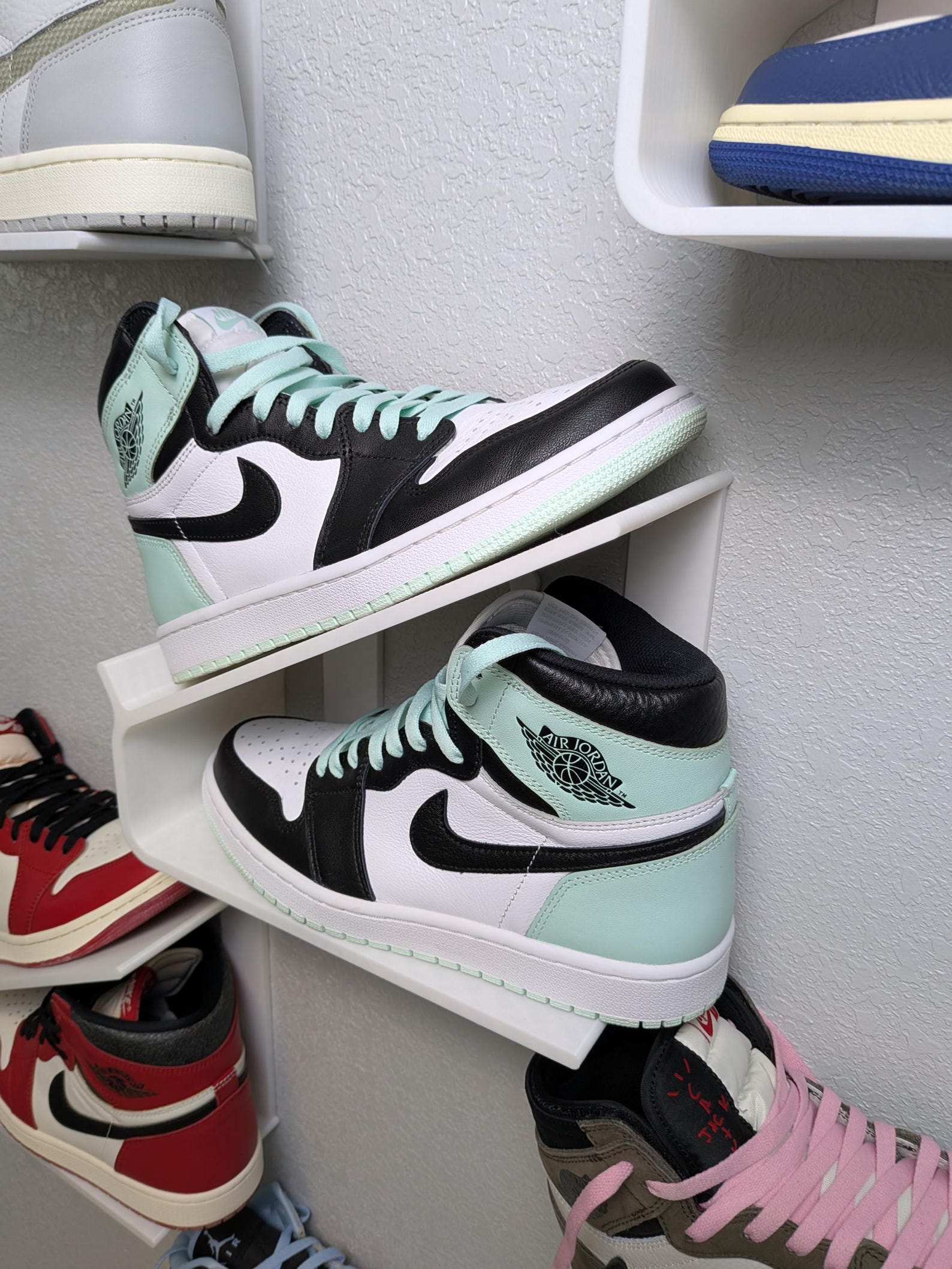 Sneaker Wall Mount - Floating Shoe Display Shelf for Collectors, 3D ...