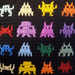 8-bit Aliens - Etsy