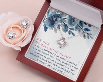 Homecoming Proposal Necklace - Etsy