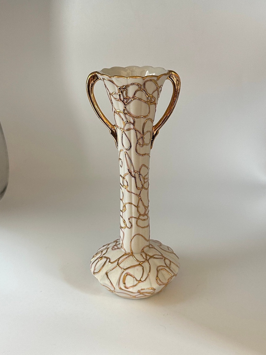 Lefton Bud Vase 70447 Vintage White and Gold Spaghetti Vase With ...
