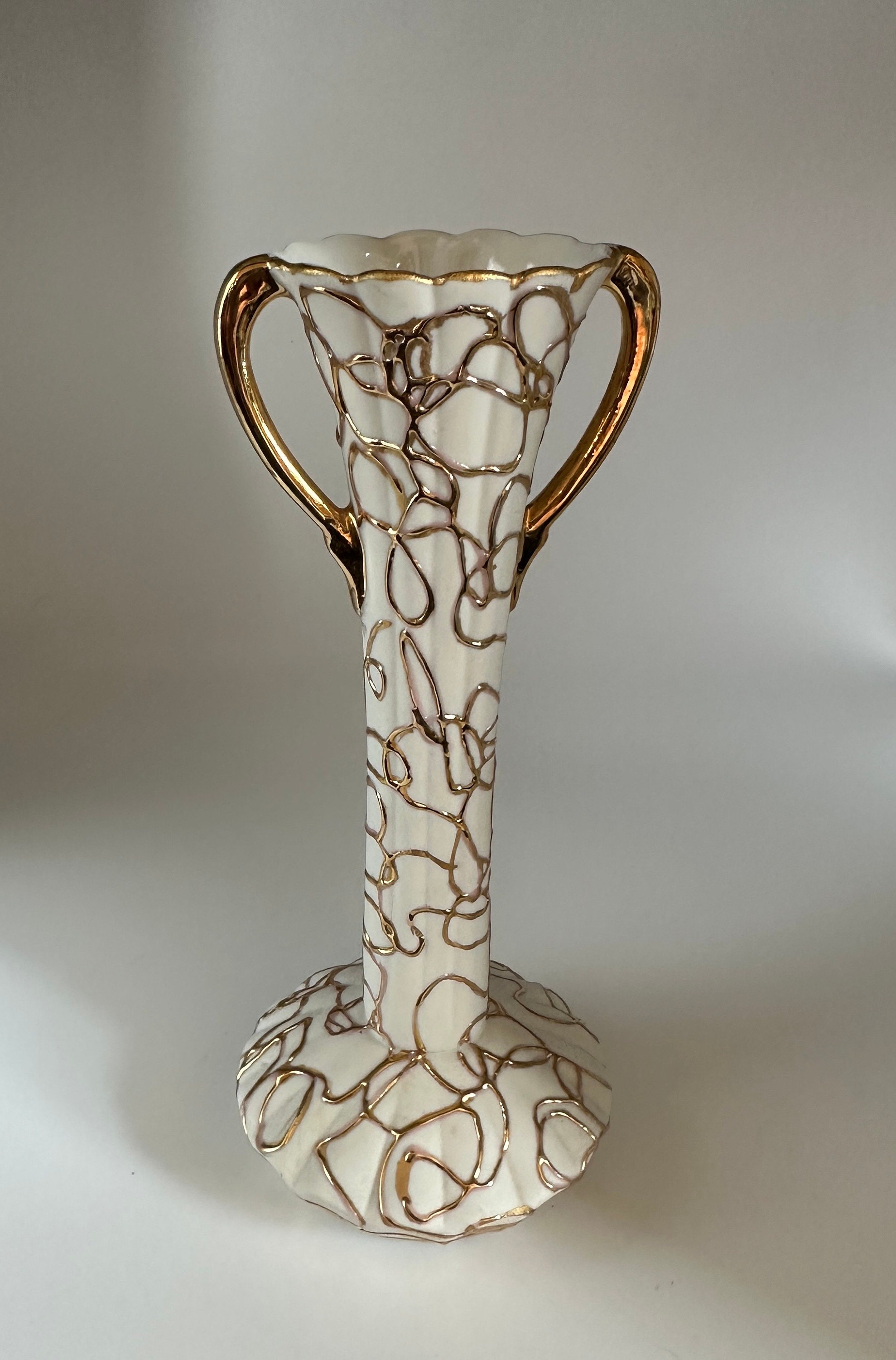 Lefton Bud Vase 70447 Vintage White and Gold Spaghetti Vase With ...