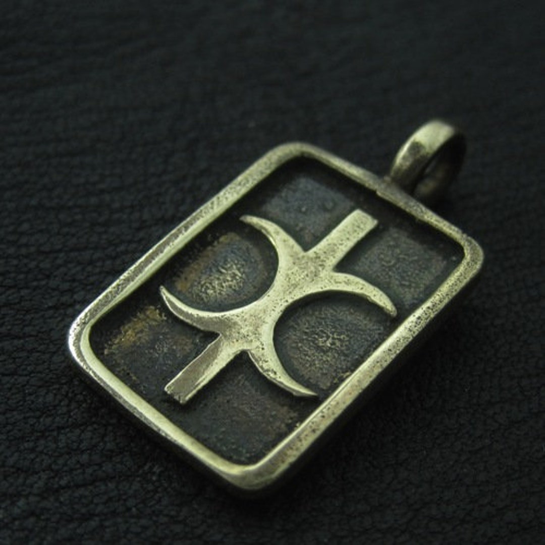 Solid Brass Hand of Eris Amulet. Five Fingered Hand Principia Discordia ...