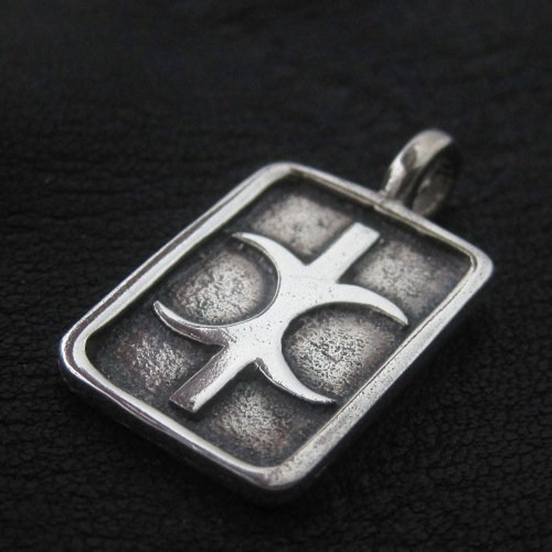 925 Silver Hand of Eris Amulet. Five Fingered Hand Principia Discordia ...