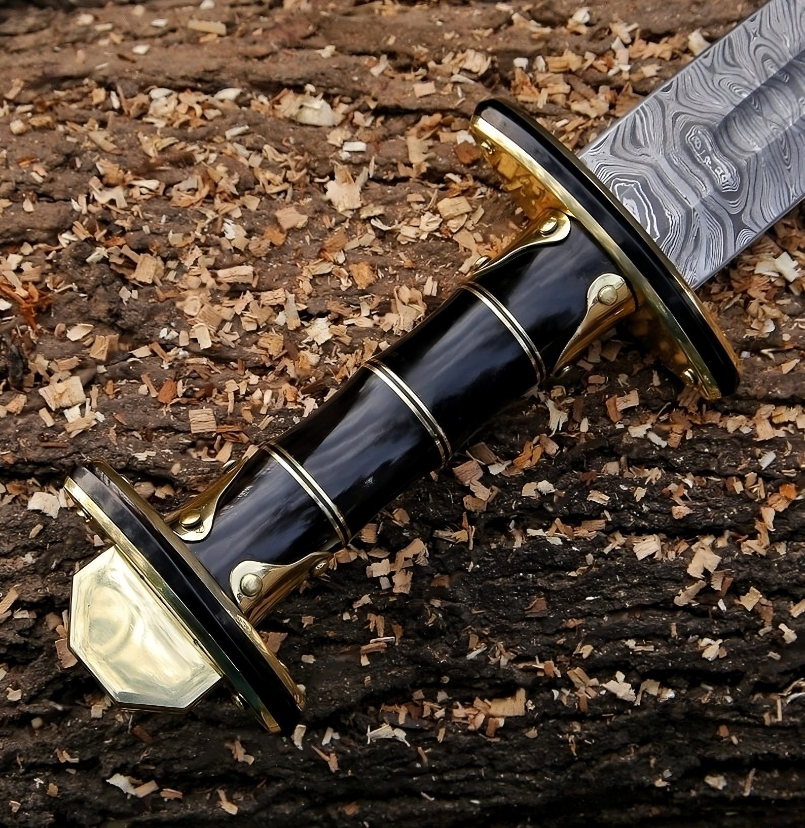 Customized Magnificent Battle Sword, Damascus Forged Combat Sword ...