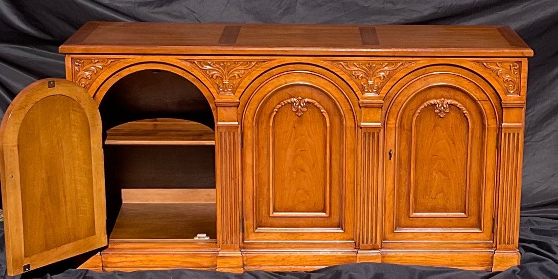 Henredon Buffet - Etsy