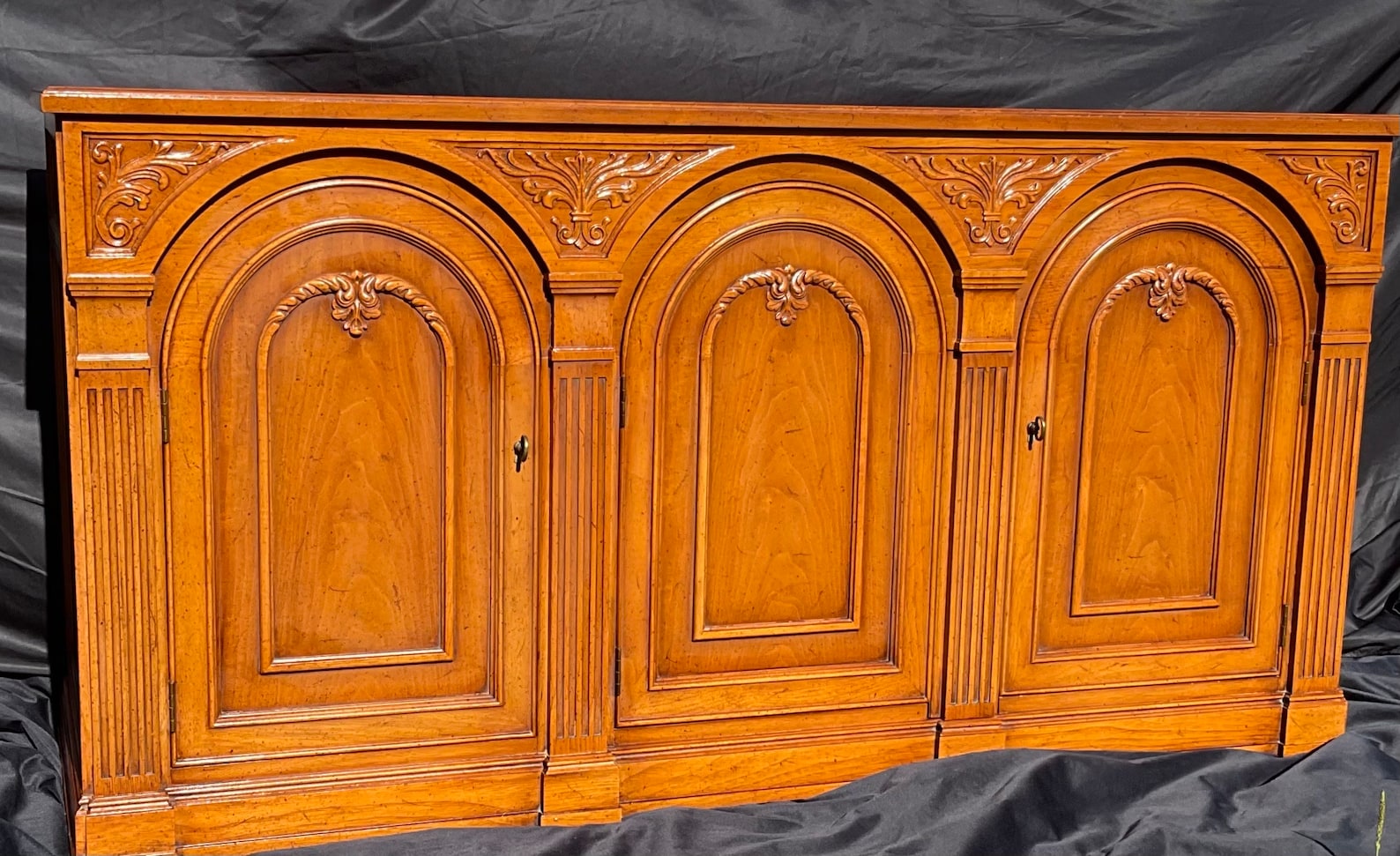 Henredon Buffet Credenza or Bar Cabinet - Etsy