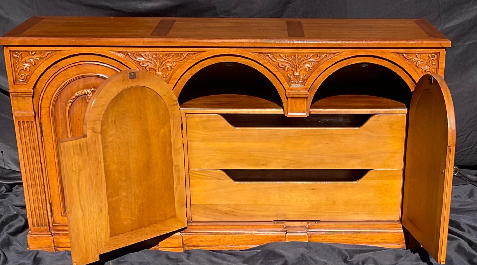 Henredon Buffet - Etsy