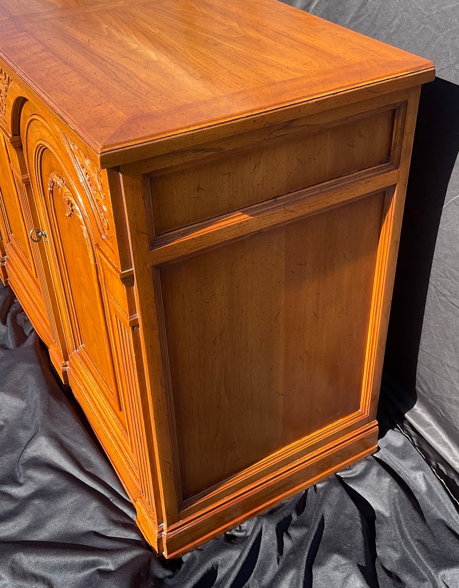 Henredon Buffet - Etsy