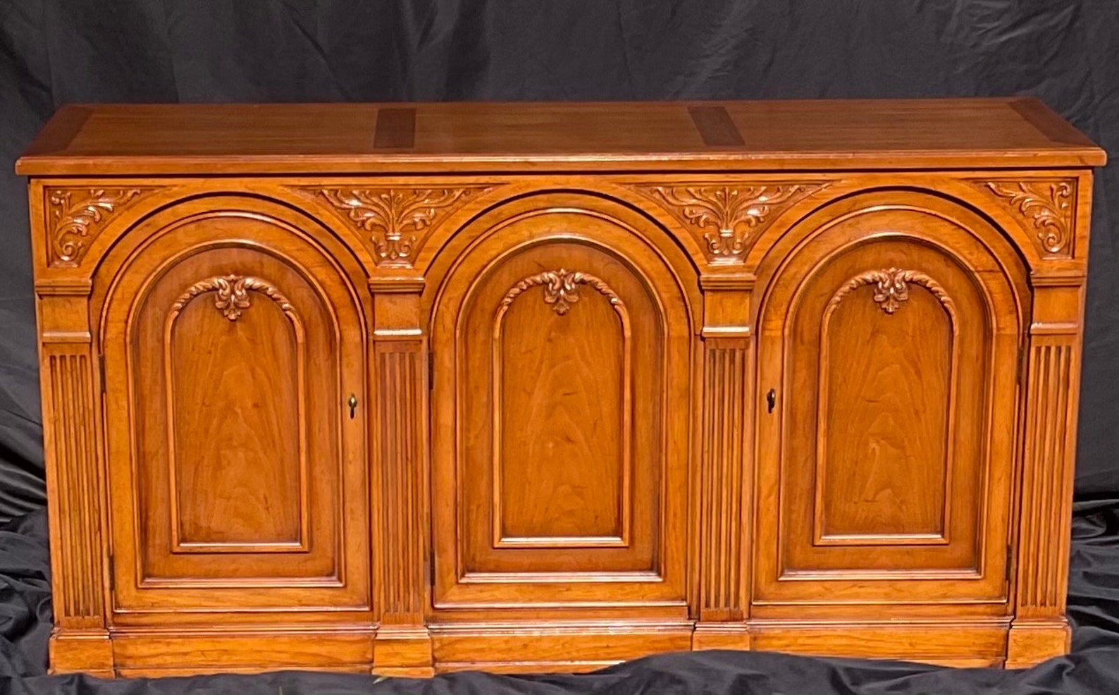 Henredon Buffet - Etsy