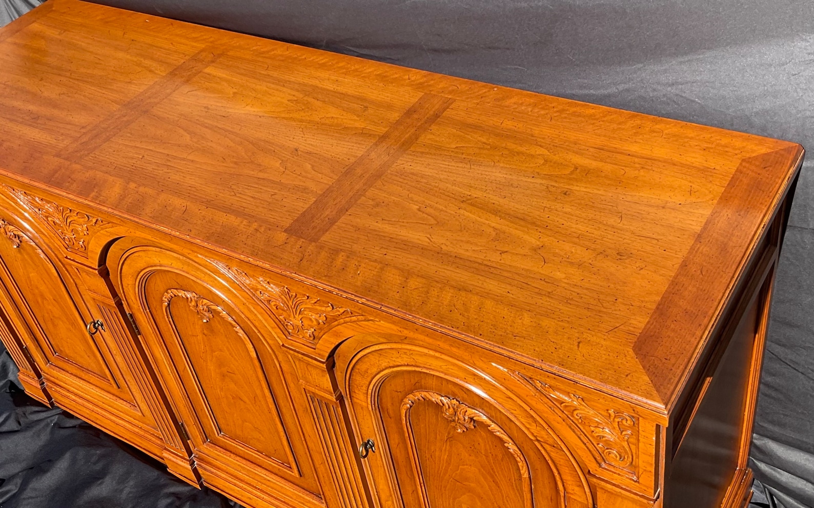 Henredon Buffet Credenza or Bar Cabinet - Etsy