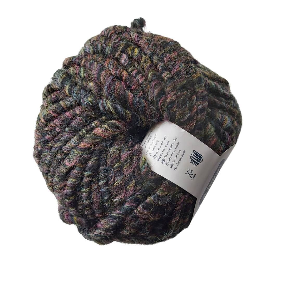 Patons Gigante Wool 100gm. Yarn. Knitting Wool - Etsy