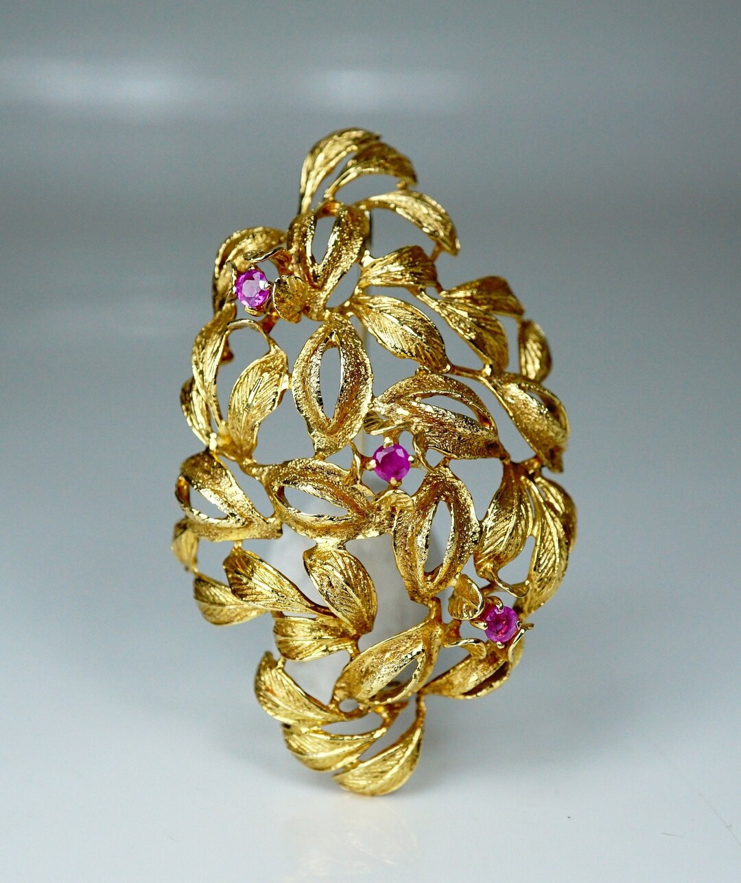Vintage 18 Carat Gold Ruby Brooch - Etsy