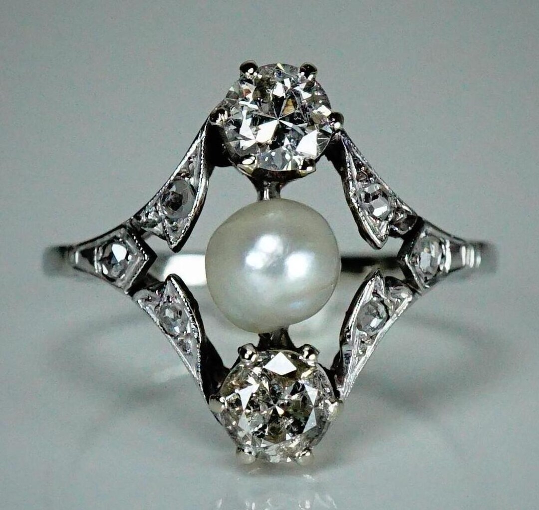 IGI Certified 18 Carat White Gold Diamond Pearl Trilogy Love Token Ring ...