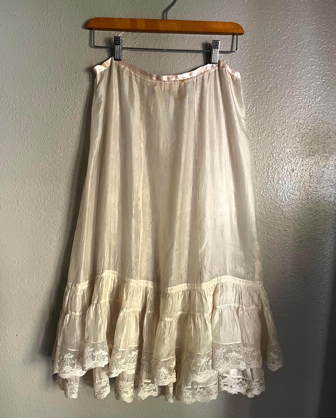 Vintage Edwardian Ivory Pink Tissue Silk Layered Ruffle & Lace Skirt ...