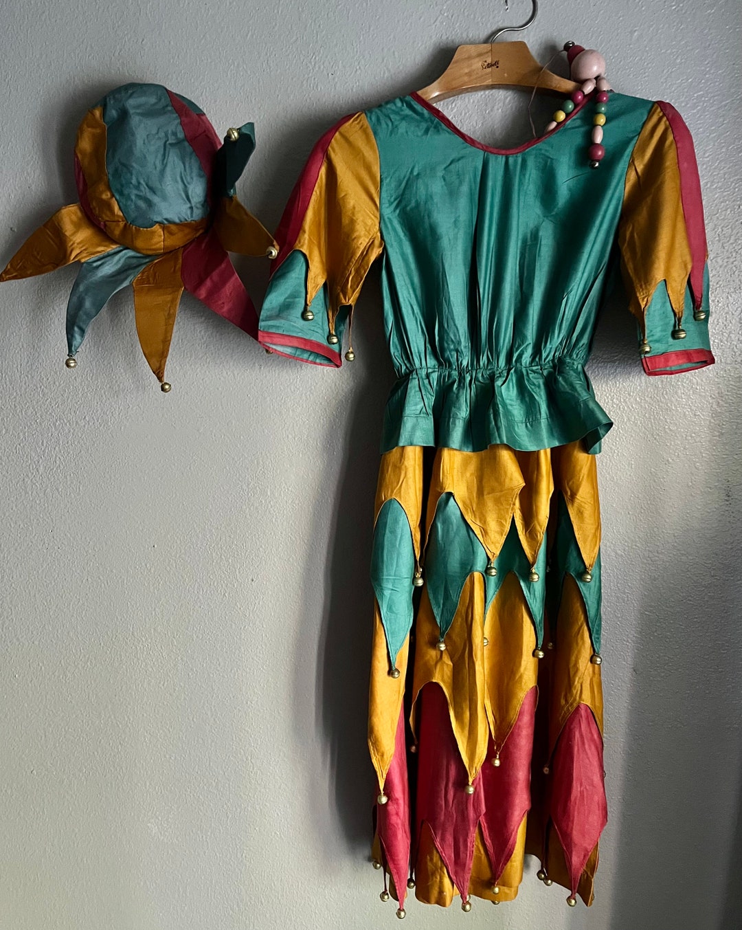 Antique Theater Costume, Harlequin Jester Pirouette Clown, Cap Nbells ...