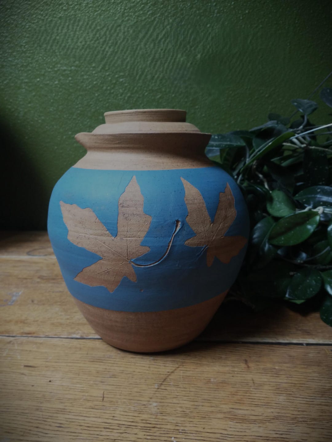 Seven Quart Fermentation Crock or Onggi, Blue Maple Leaf Pattern Wild ...