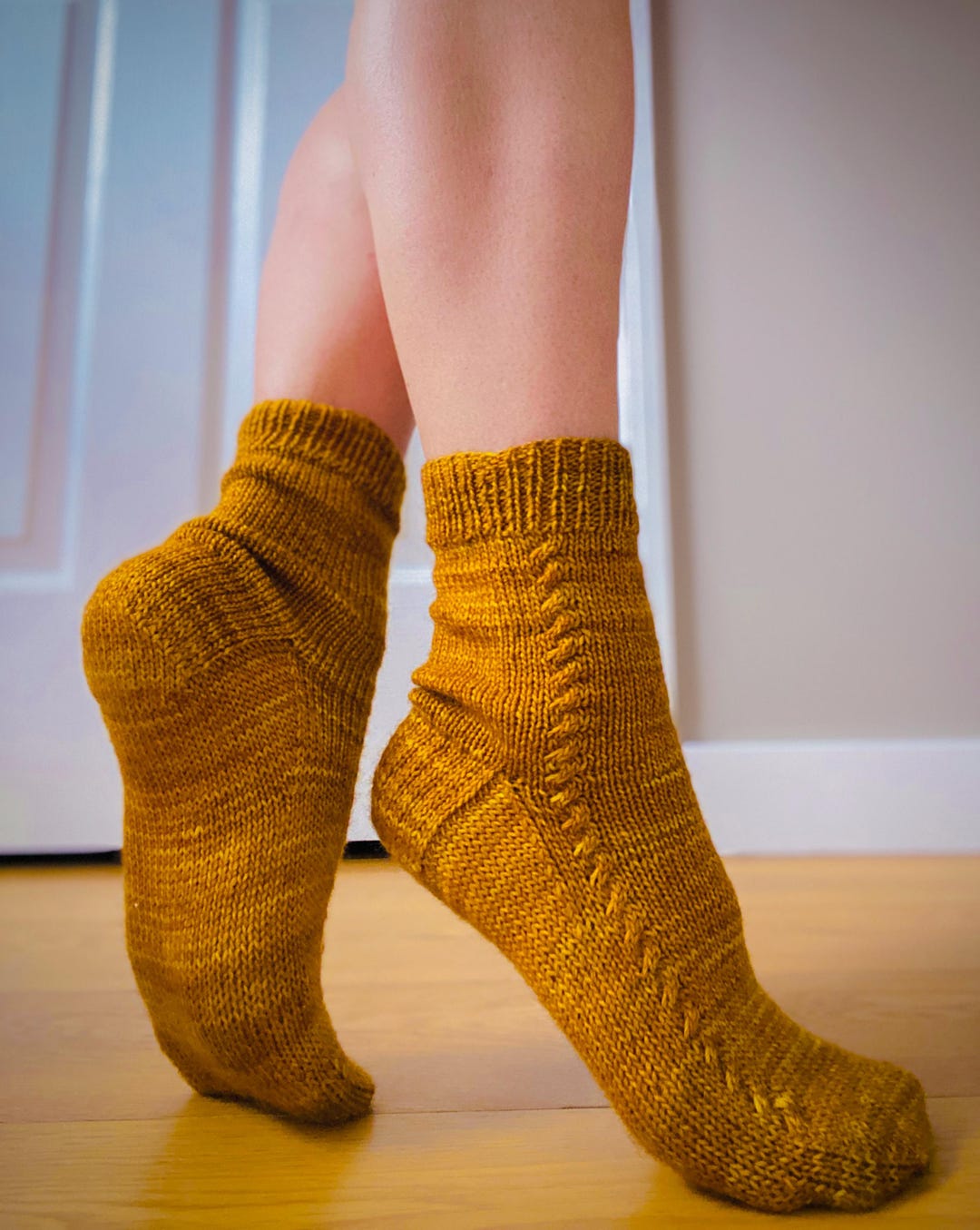 Easy Cable Knit Sock Knitting Pattern, Sock Pattern, Lace Knitting ...