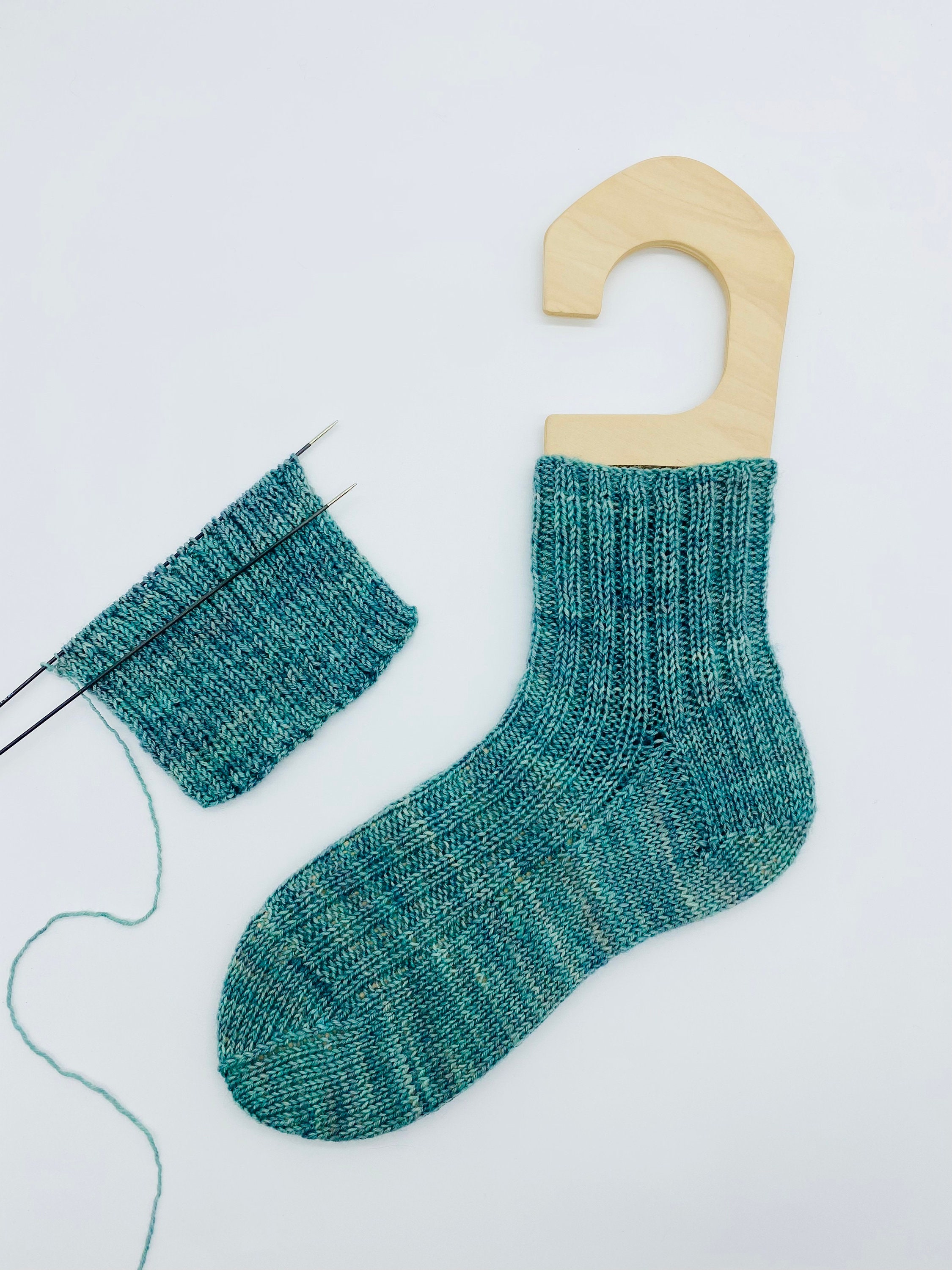 Easy Knit Socks Pattern, Two Needle Flat Knitting (PDF Download) - Etsy