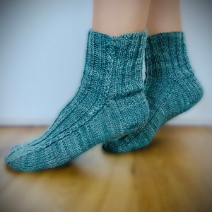 Easy Beginner Sock Knitting Pattern, Socks Knit Flat, Two Needle Sock ...