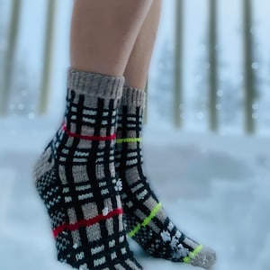 Colorwork Sock Knitting Pattern Plaid - Digital Download - BB Checks - Etsy