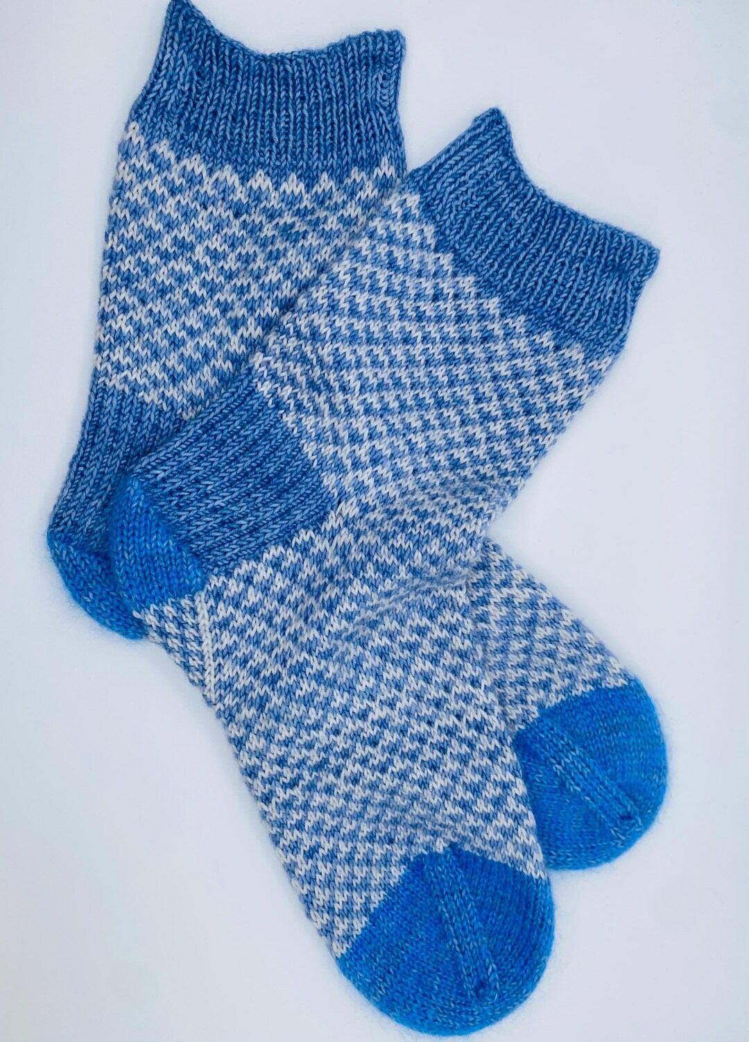 Colorwork Socks Knitting Pattern: Triangle Motif Sock Pattern With Heel ...