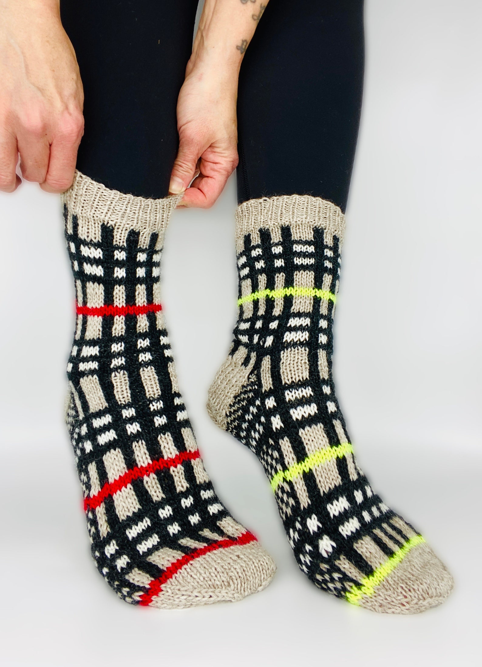 Colorwork Sock Knitting Pattern Plaid - Digital Download - BB Checks - Etsy