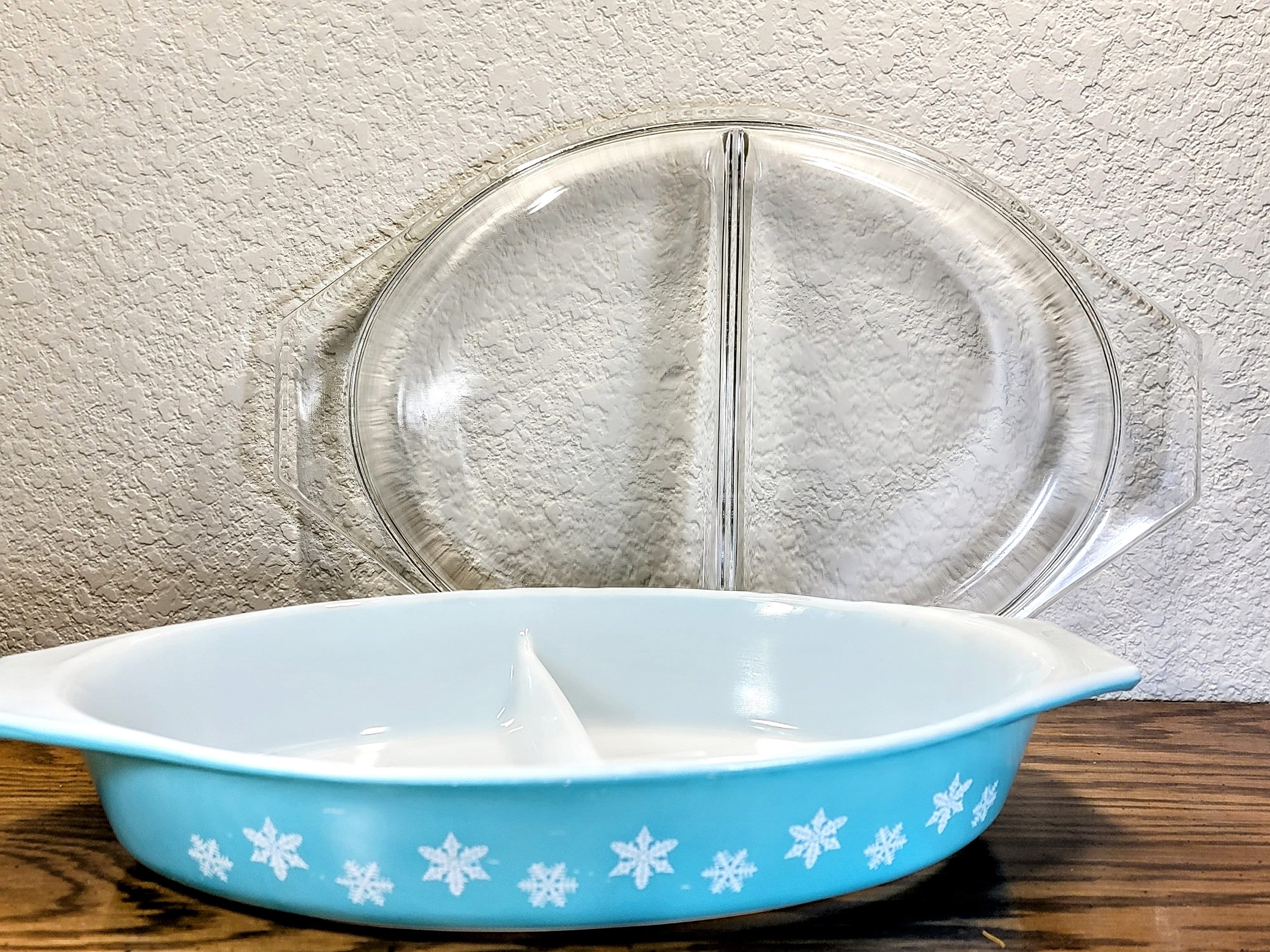 Vintage Pyrex Snowflake 1.5-quart Divided Dish With Matching Pyrex ...
