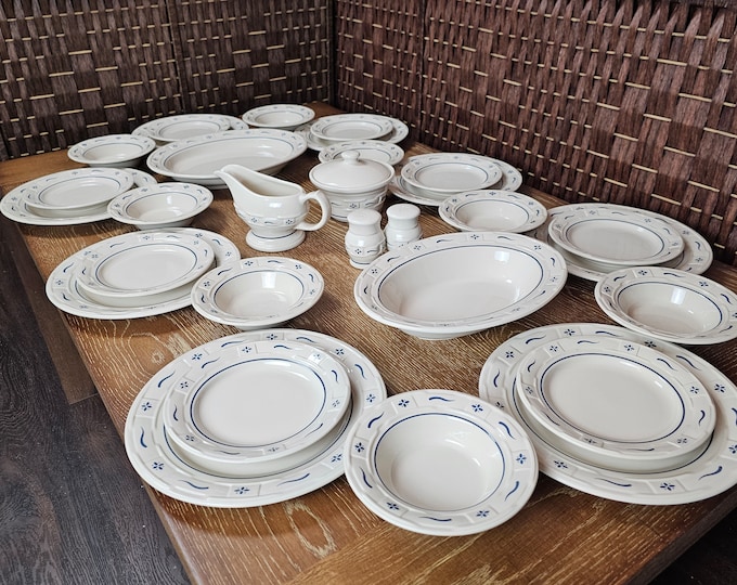 Longaberger Pottery Woven Traditions Classic Blue 30-piece Dinnerware ...