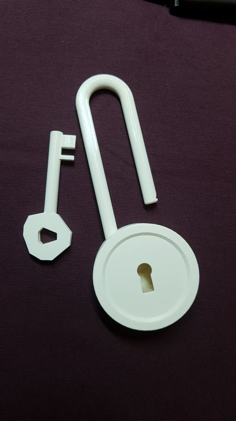 Hello Neighbor working Lock and Key - Etsy