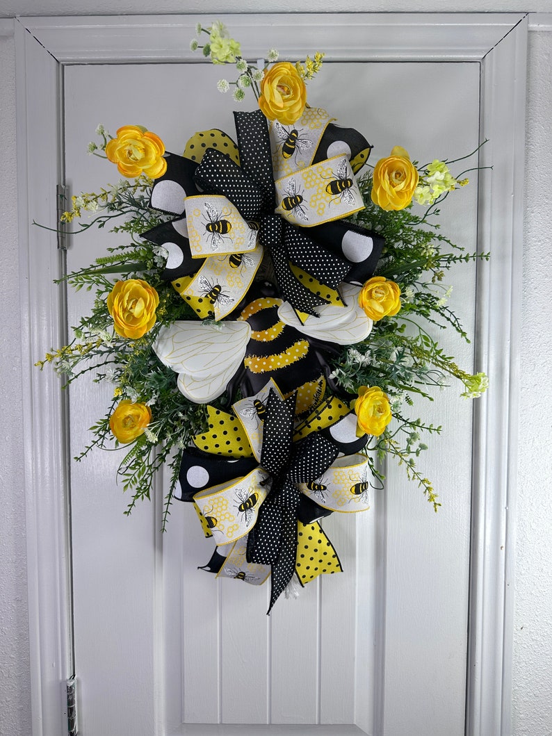Bee Swag, Spring Summer Decoration, Floral Bee Swag, Bee Door ...