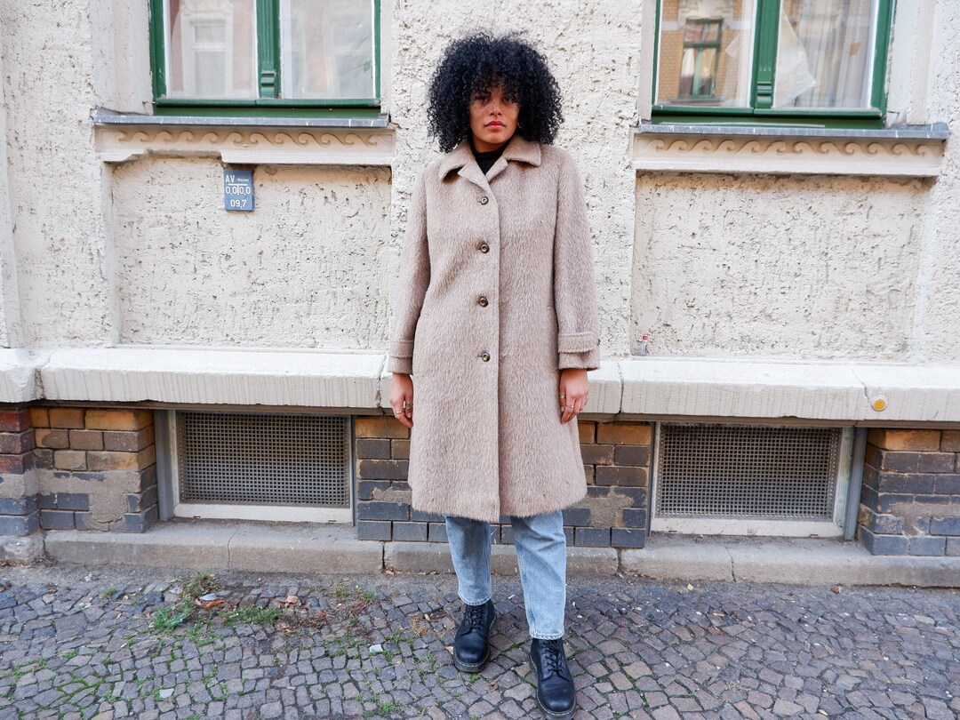Premium Vintage 80s Furry Beige Brown Llama Coat a-form Size L, Vintage ...
