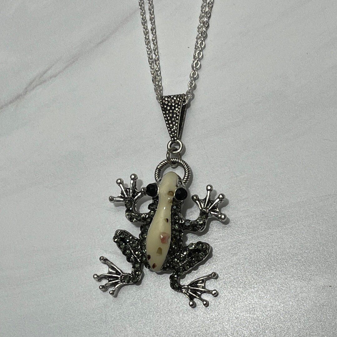 Frog Necklace, Enamel Frog, Amphibian Necklace - Etsy