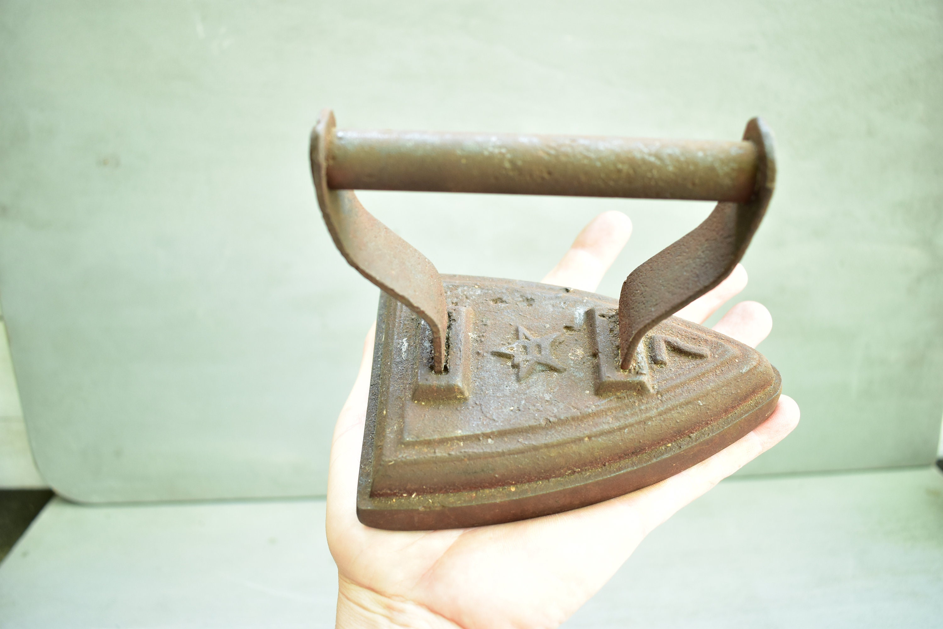 Old Clothes Iron, Iron Clothes Iron, Antique Metal Iron, Mini Metal ...