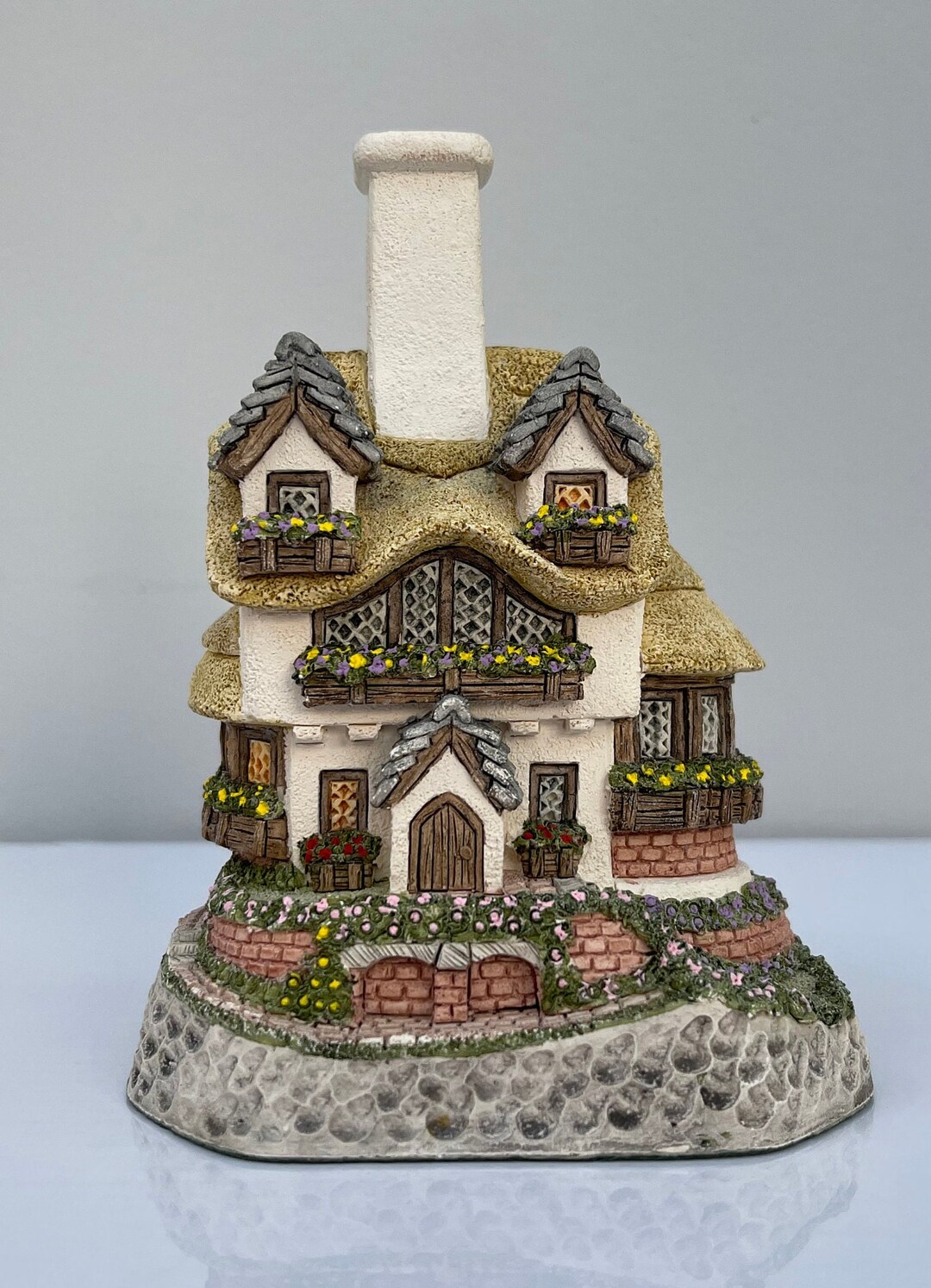 Primrose Miniature Cottage by David Winter - Etsy