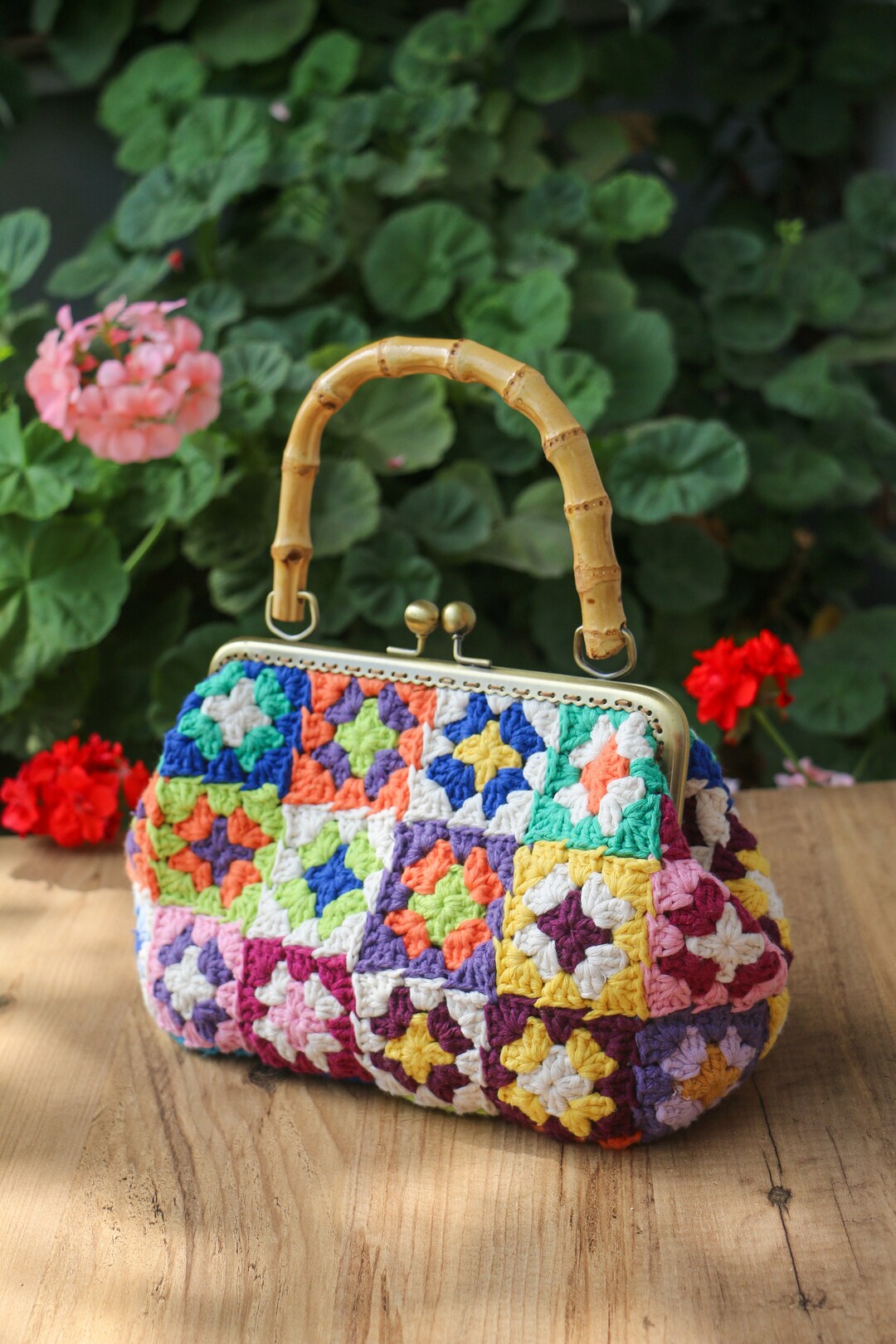 Vintage Style Bamboo Handle Kiss Locked Handbag, Colorful Crochet ...