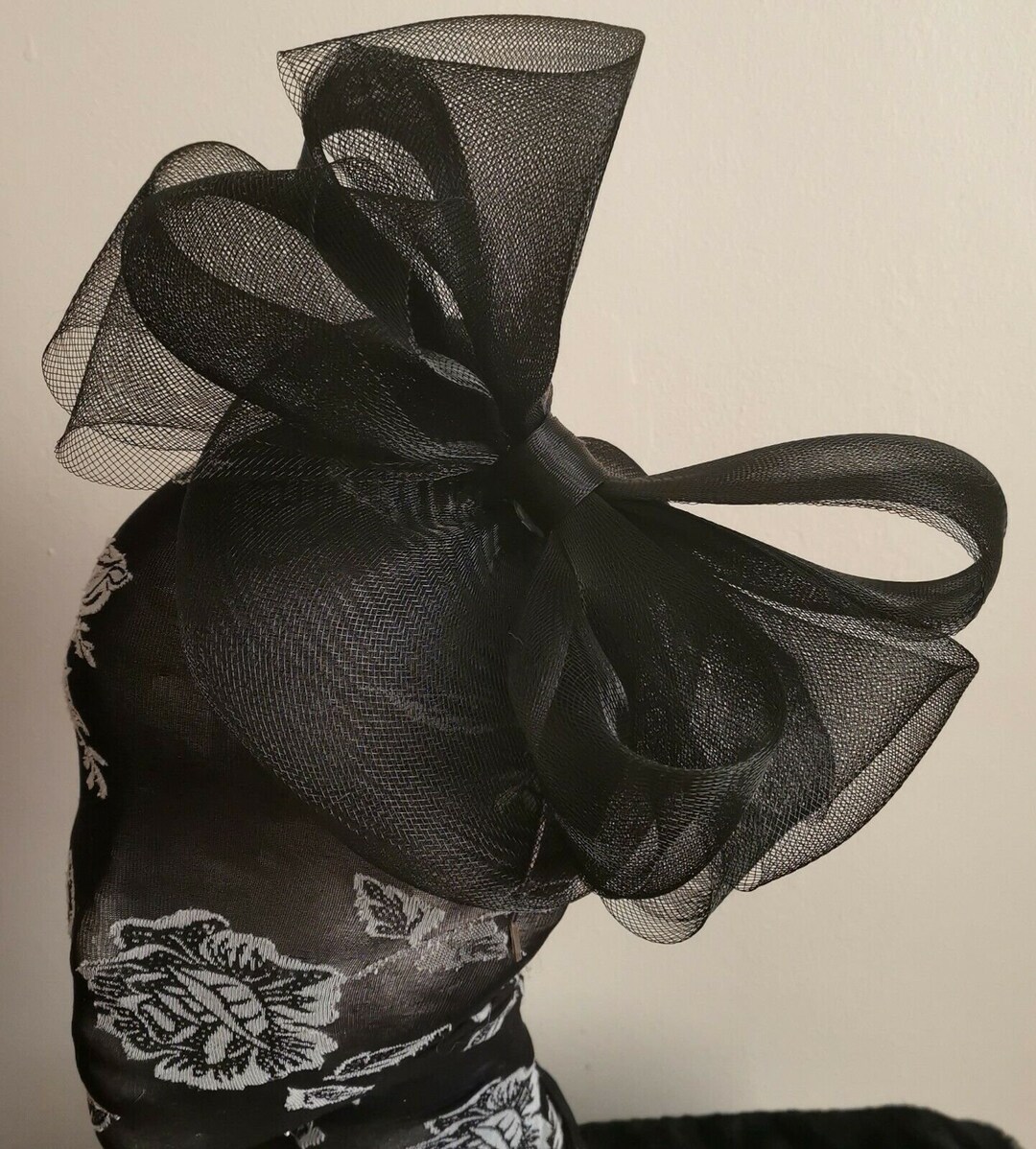 Black Crin Fascinator With Veiling Wedding Hat on Headband ( Can Change ...