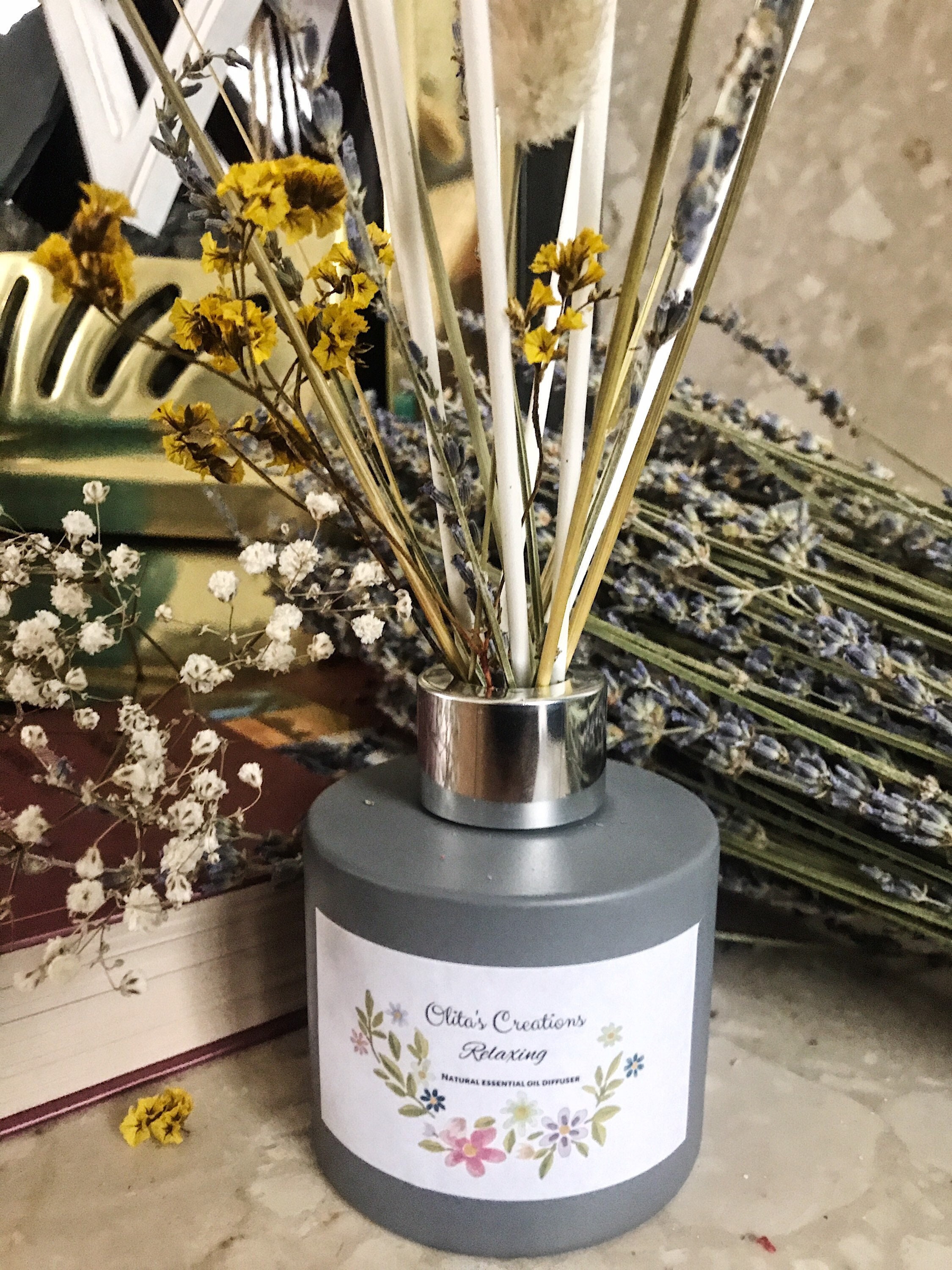 Aromatherapy Reed Diffuser With the Essential Oils and Dried Flowers ...