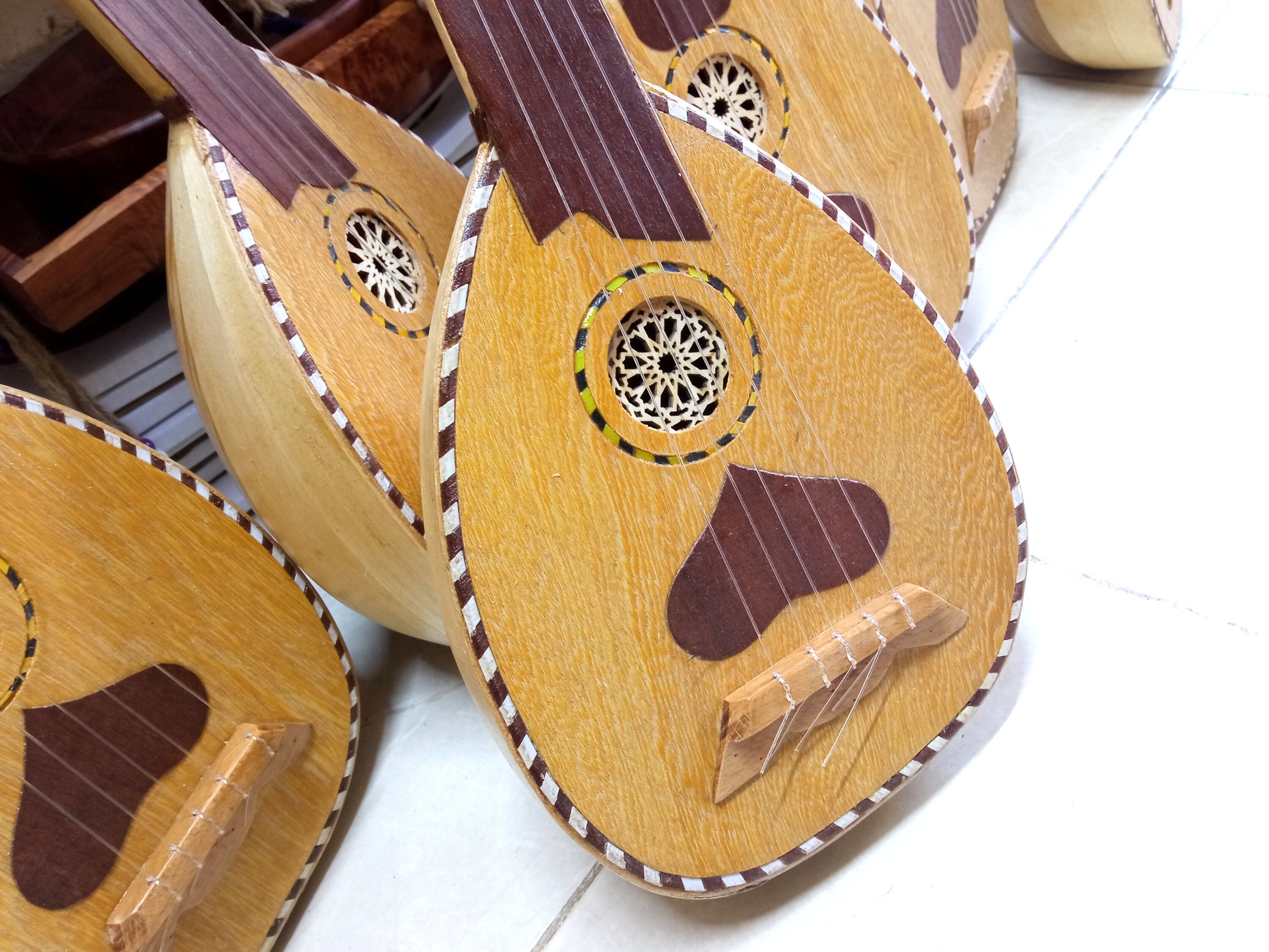 Small Lute Oud Music Instrument With 5 Strings Melodies, Handmade ...