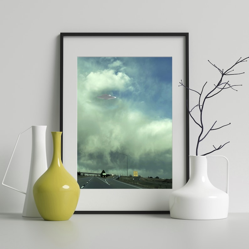 UFO Sighting Photograph, Picture of UAP, Space Craft Alien Poster, 11 X ...