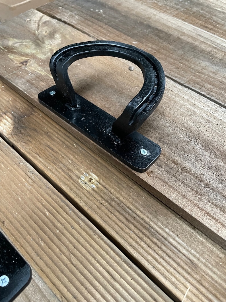 Horseshoe Barn Door Handle: Rustic Farmhouse Door Pull - Etsy