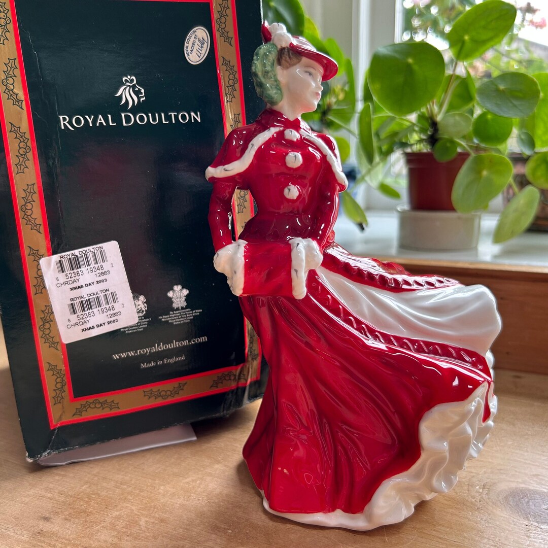 Royal Doulton, England Vintage 2003 'christmas Day' Porcelain Sculpture Figure of Lady in ...