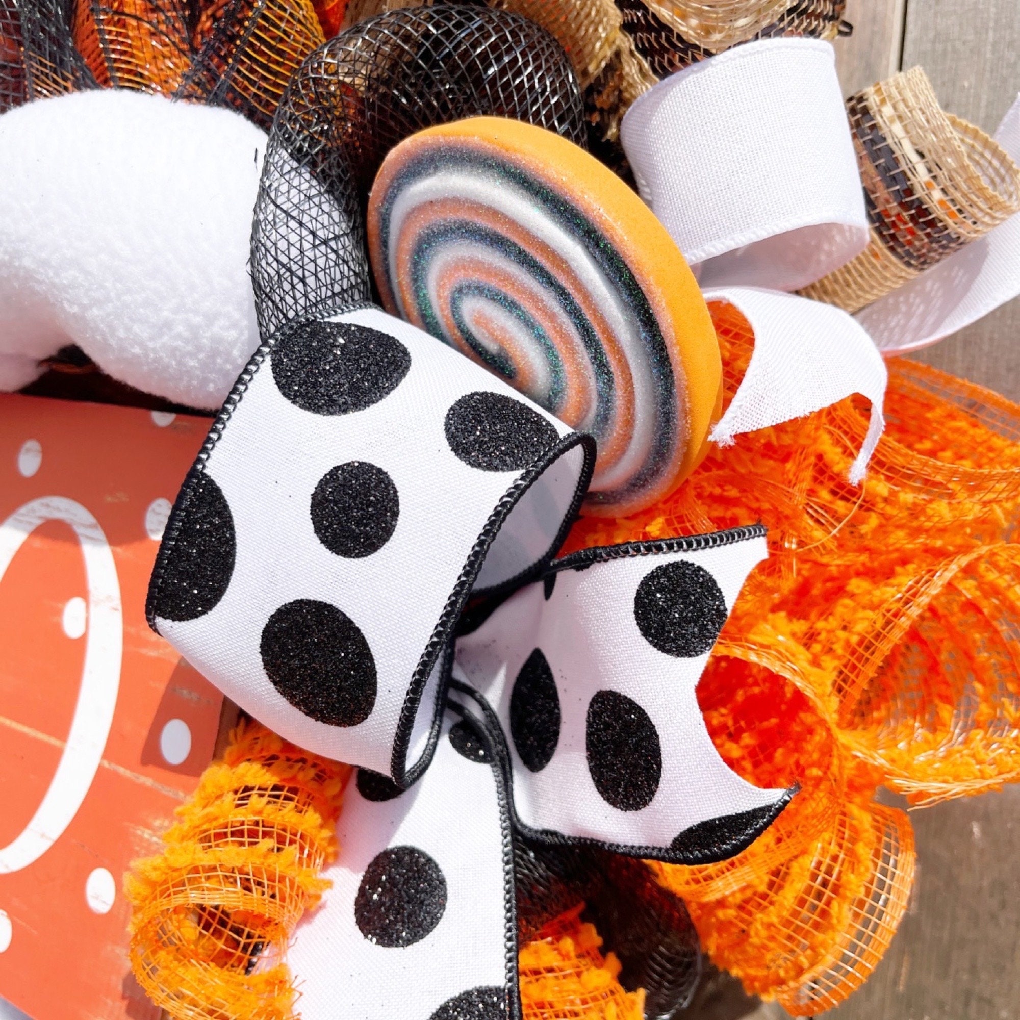 Halloween Ghost Wreath for Front Door , Whimsical Spooky Ghost Home ...