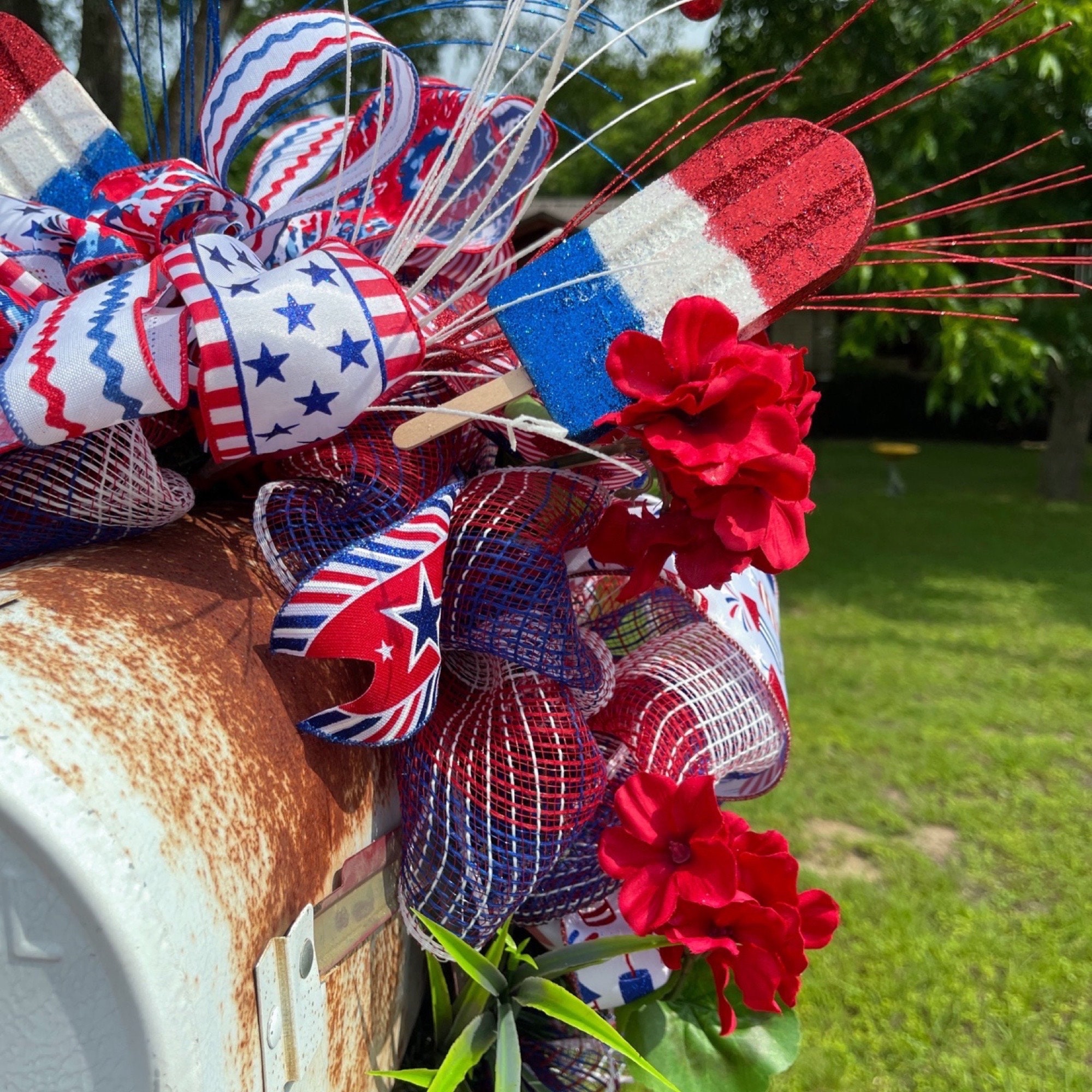 Show Your Patriotic Spirit With This Popsicle Mailbox Topper , USA ...